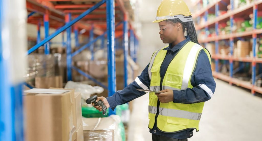 Quality Control: Pengertian, Tugas, Keahlian dan Gajinya